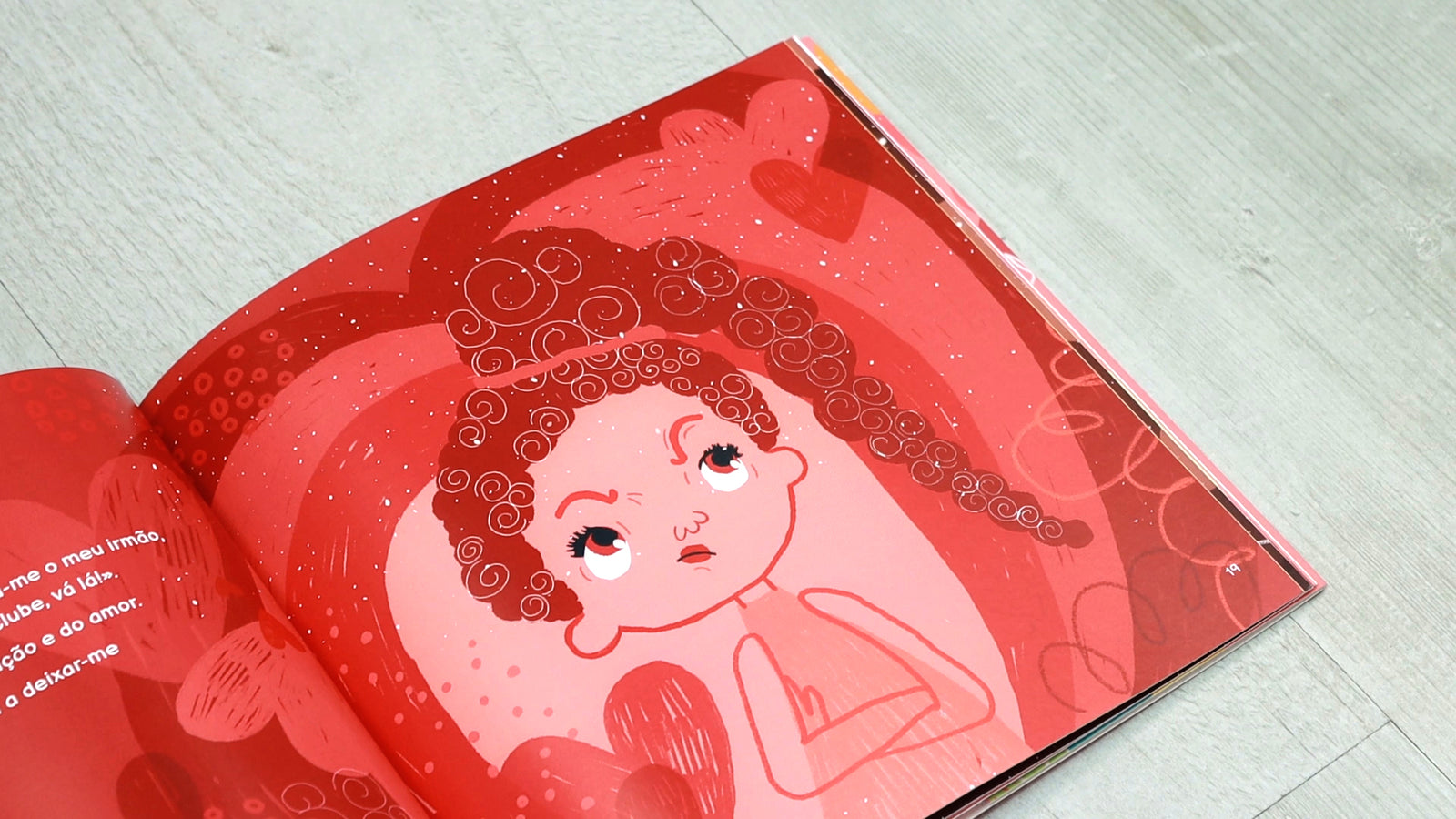 O mundo é às cores · Livro